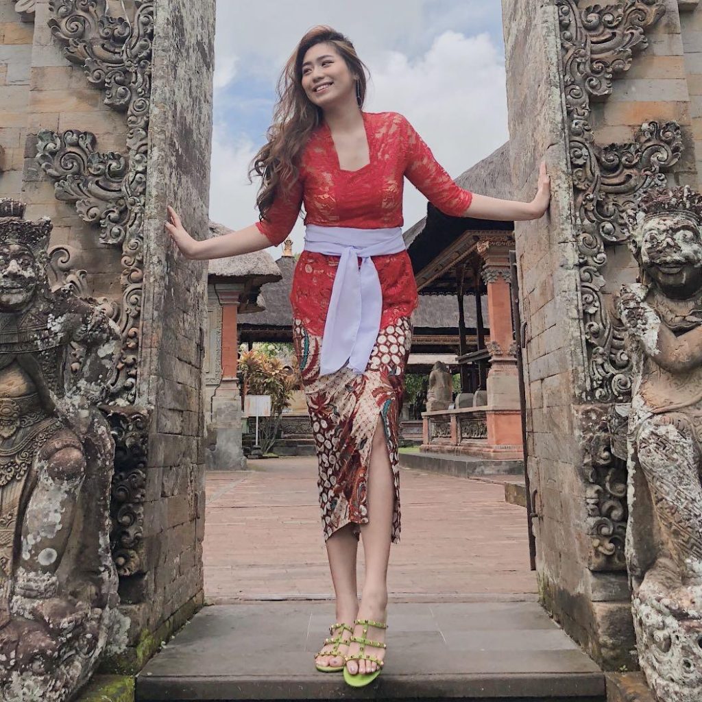 12 Gambar Pakaian Adat Bali Pria dan Wanita, Indah dan Unik